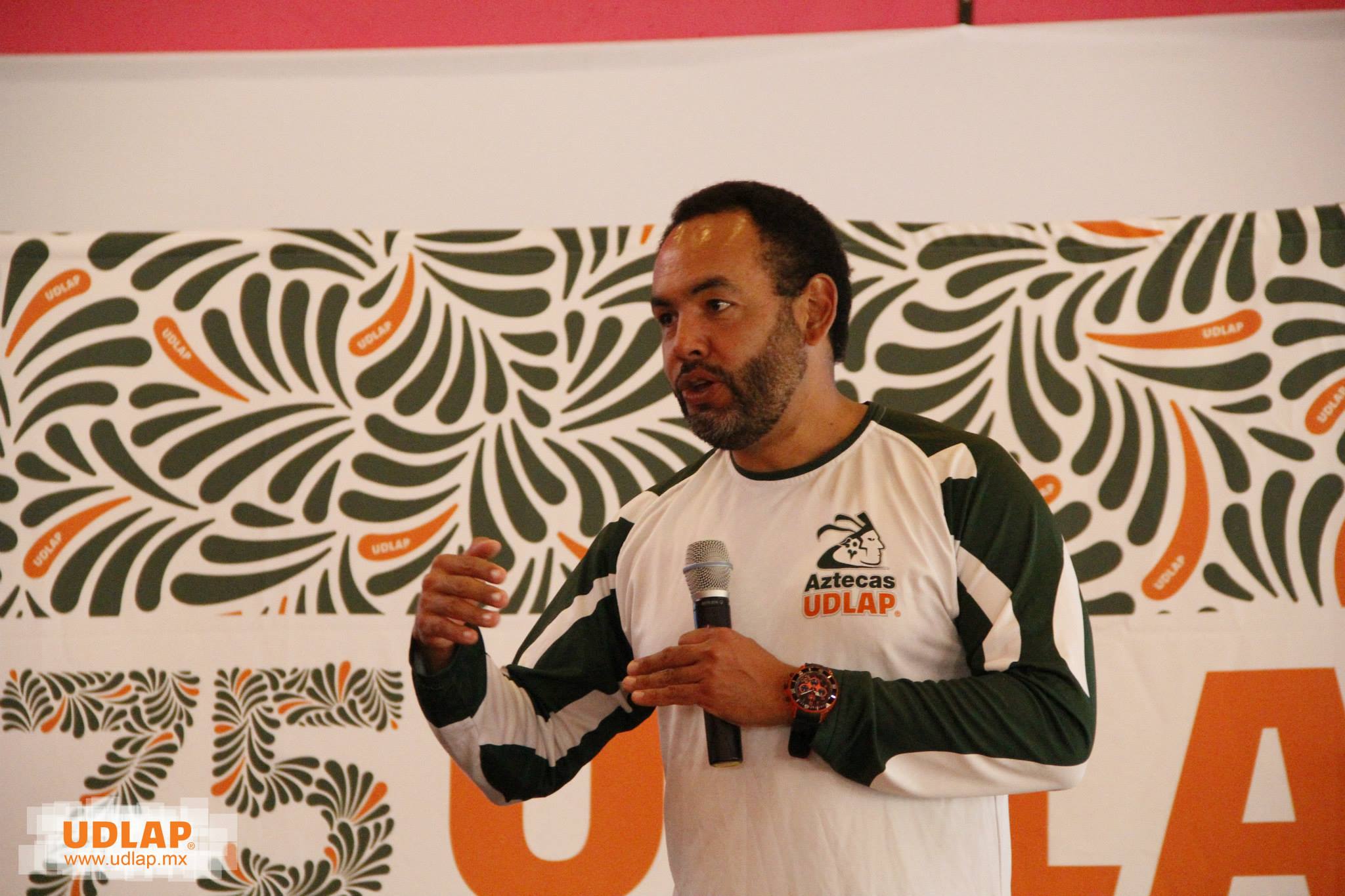 Viviendo en un mundo digital : Expo UDLAP – Fernando Thompson